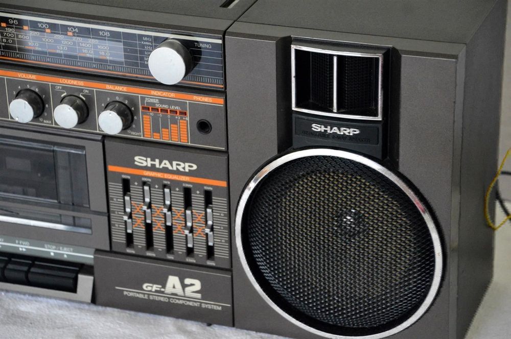 Radiokassette Sharp GF-A2H Boombox radio-cassette (Defekt) in Collonges ...