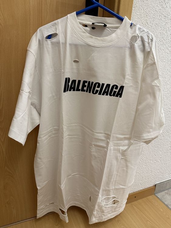 Balenciaga ripped t-shirt (very oversized) - Authentic (Gebraucht) in ...