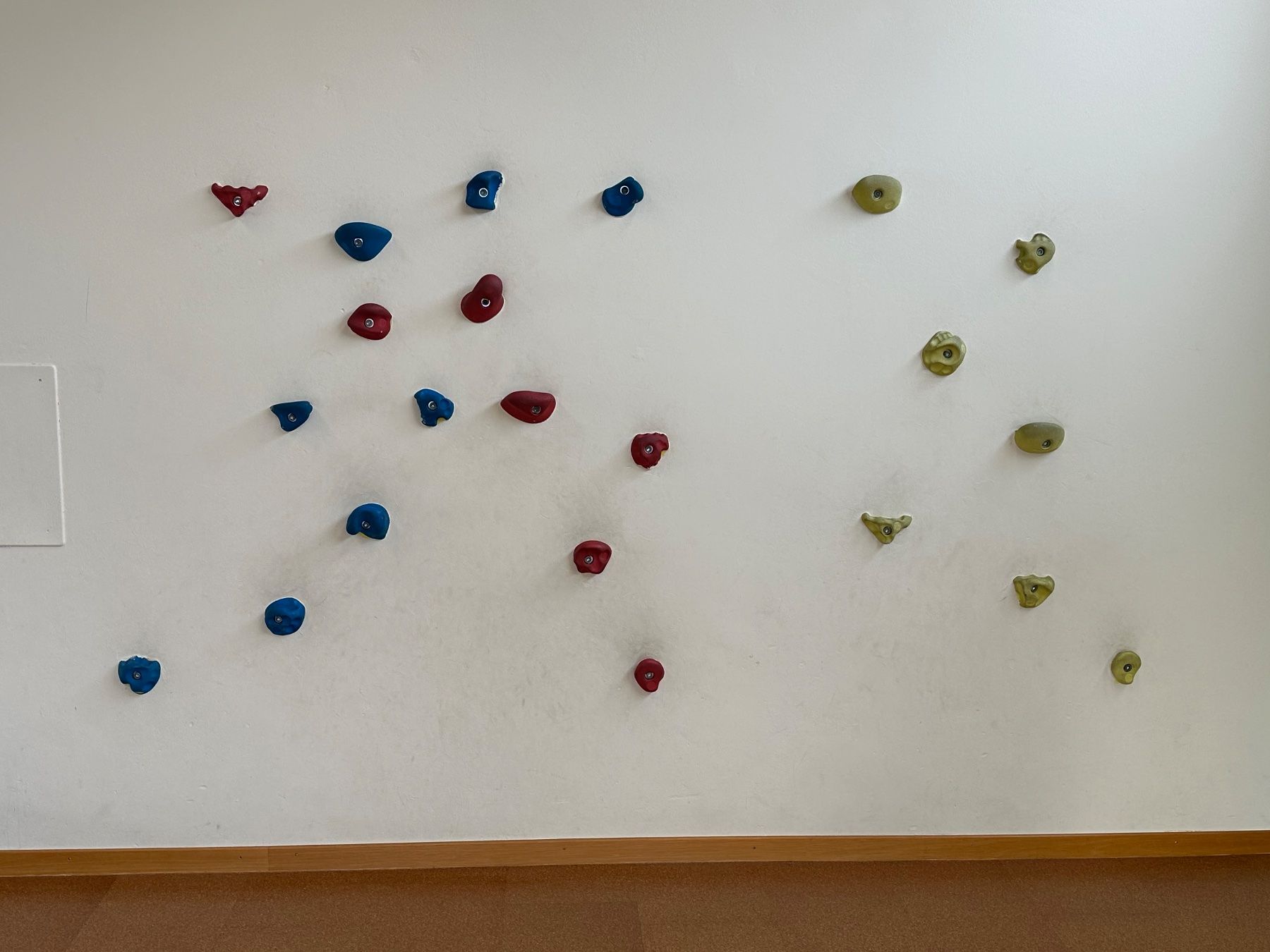 Kletterwand, Boulderwand Griffe (Gebraucht) in Luzern für CHF 1 – nur ...