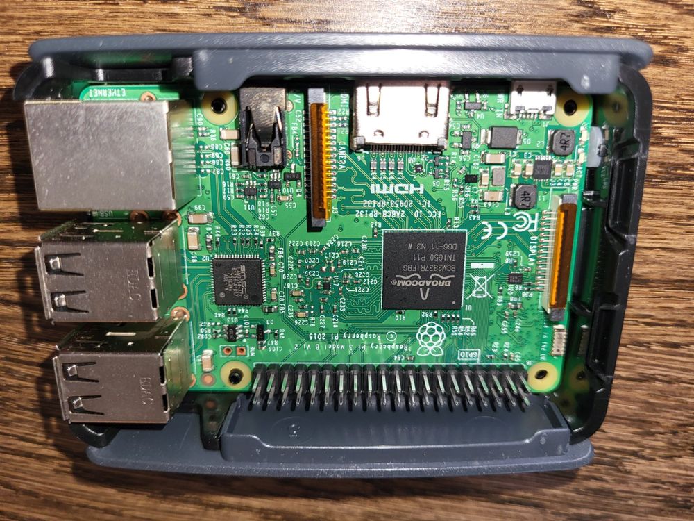 Raspberry pi 3 b v1.2 (mit case) | Kaufen auf Ricardo