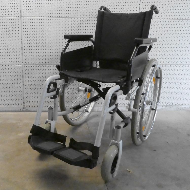 Rollstuhl Drive, SB 40 cm, nur CHF 149 (Gebraucht) in Lengnau für CHF 149 – mit Lieferung auf ...