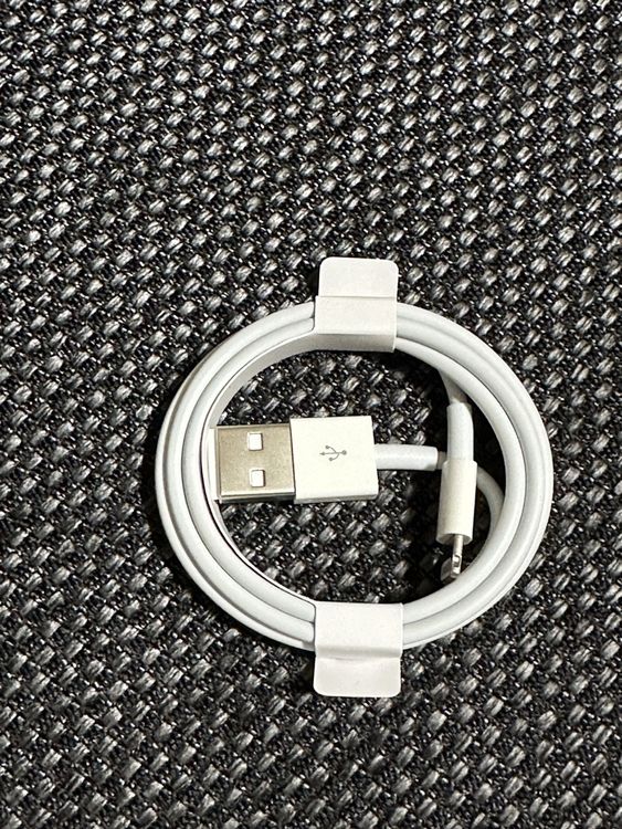iPhone lightning Ladekabel 1m - Original (Neu (gemäss Beschreibung)) in Rudolfstetten für CHF 5 ...