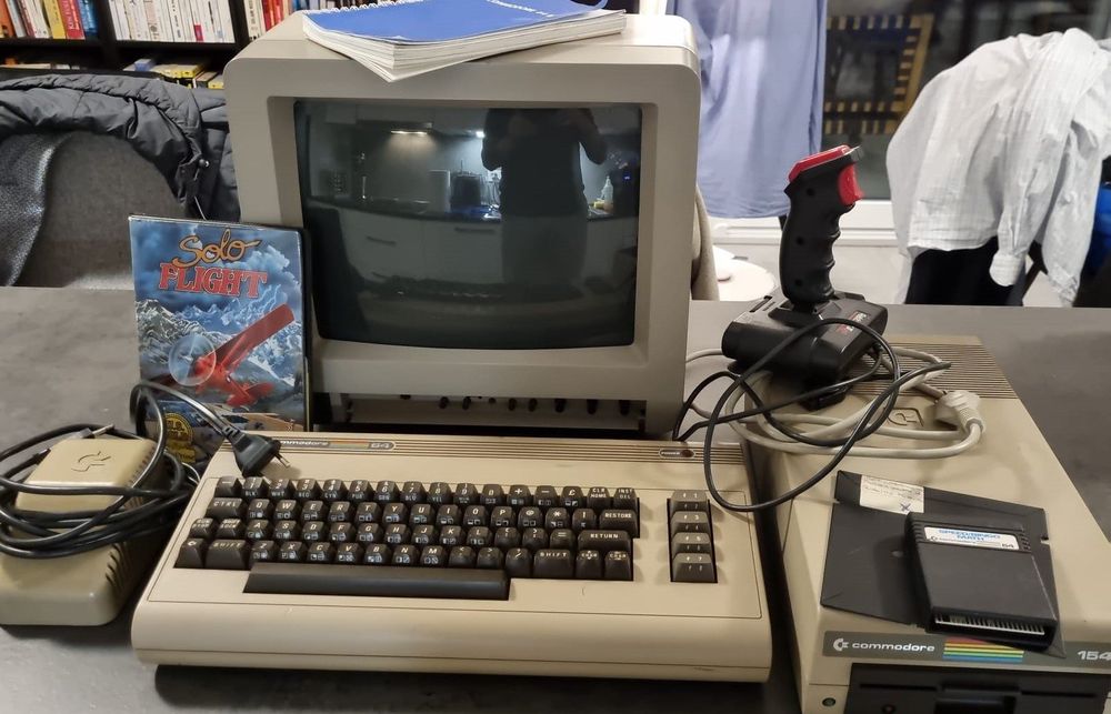 Full Setup Commodore 64 + moniteur / Blidschirm (Gebraucht) in Nyon für ...