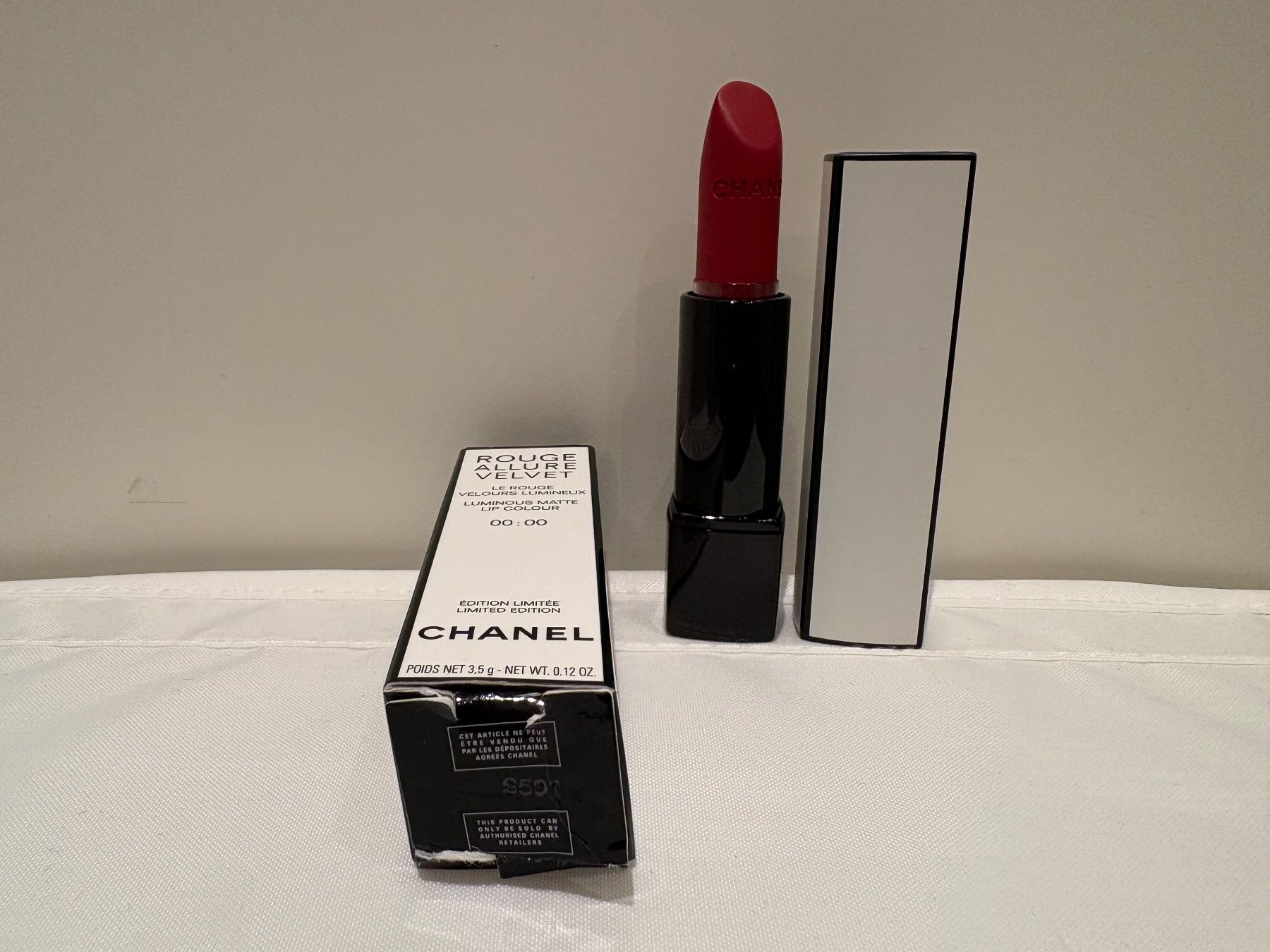 CHANEL Rouge Allure Velvet Lipstick - Limited Edition - NEW (Neu und ...