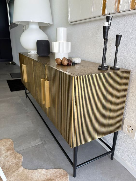 Buffet bas (Gebraucht) in Le Mont-Pèlerin für CHF 1200 – nur Abholung ...