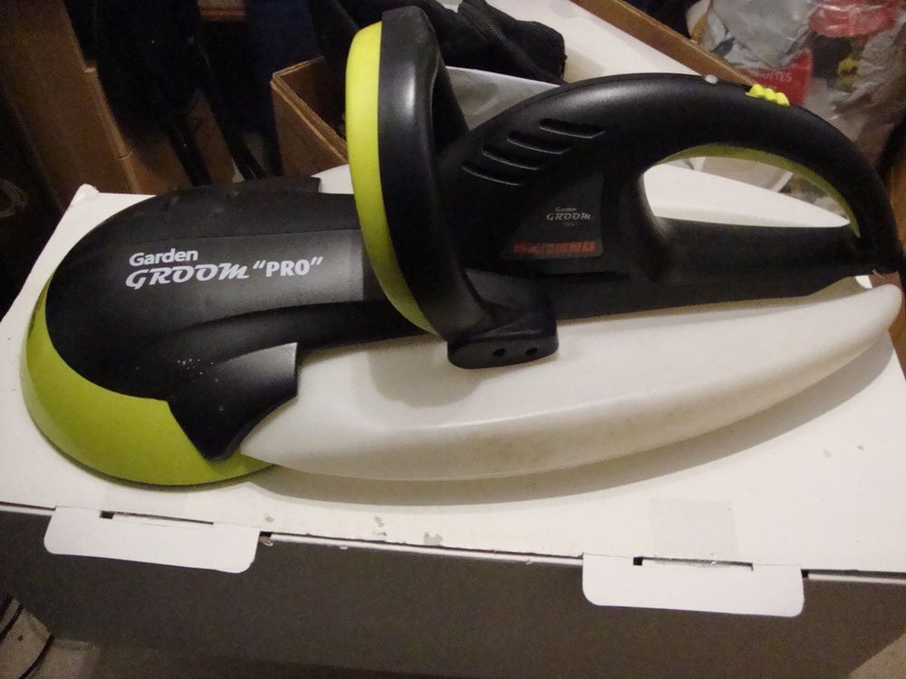 Heckenschneide "Garden Groom pro" (Gebraucht) in Kaiserstuhl AG für CHF ...
