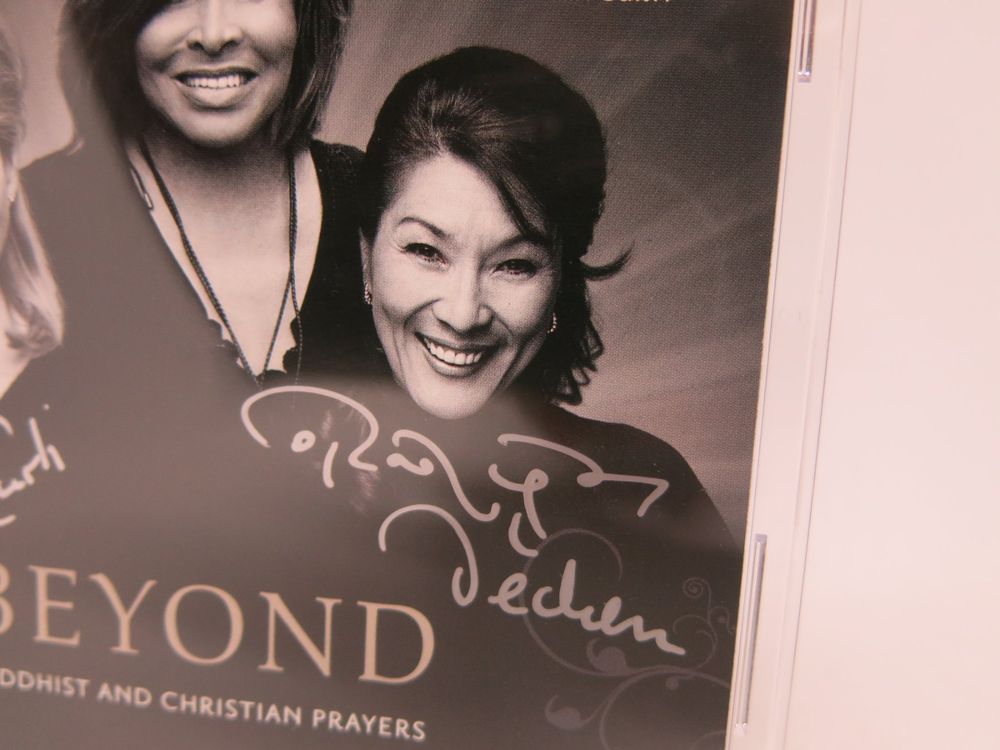 SIGNIERTE CD: TINA TURNER Dechen Shak Dagsay R Curti Beyond (Gebraucht ...