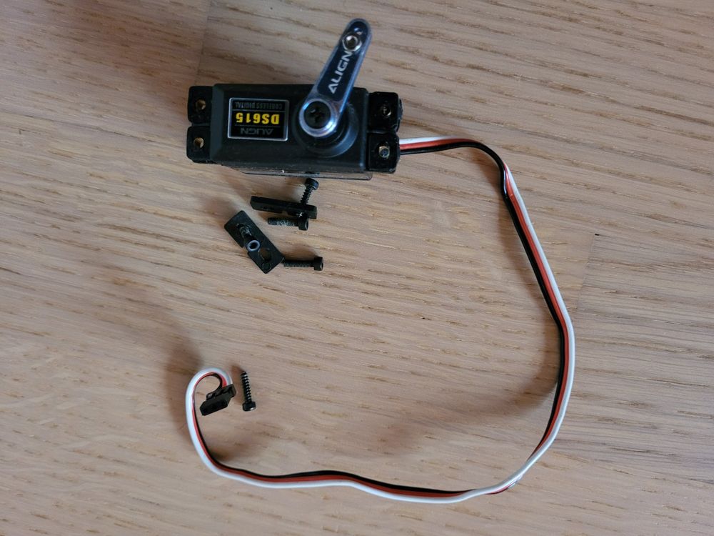 Align Servo DS 615, wenig gebraucht (Gebraucht) in Niederwil SG für CHF 32.5 – mit Lieferung auf ...