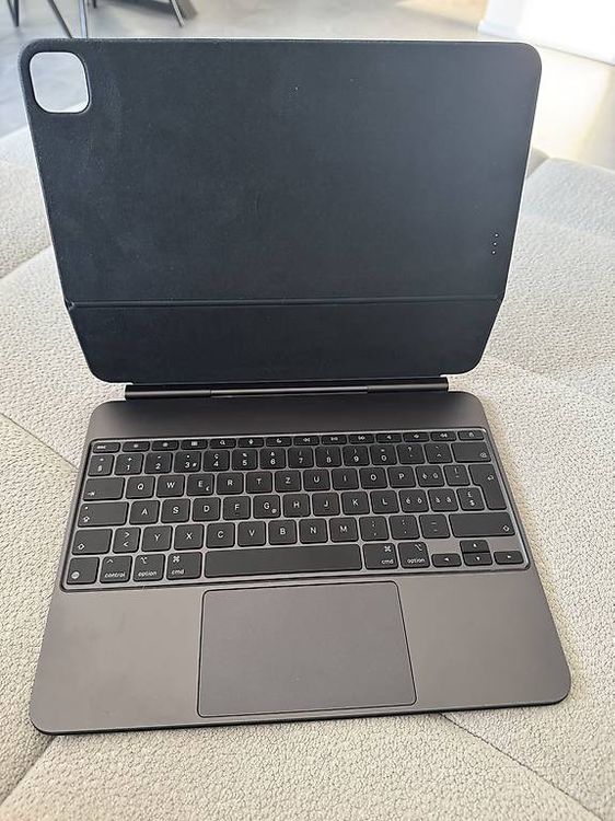 Ipad pro 13 m4 con tastiera COME NUOVO (Gebraucht) in Cadro für CHF ...