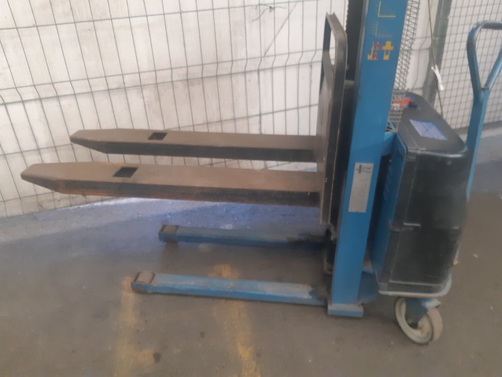 Elektrischer Hochhubwagen ; Hubstapler | Kaufen auf Ricardo