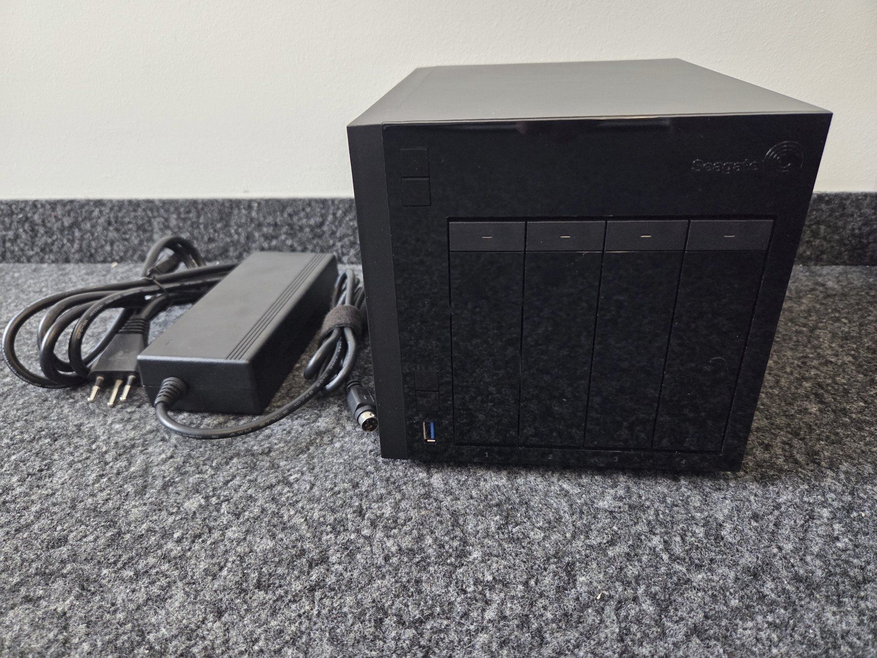 Seagate NAS 4-Bay Pro (Gebraucht) in Bremgarten AG für CHF 50 – mit ...
