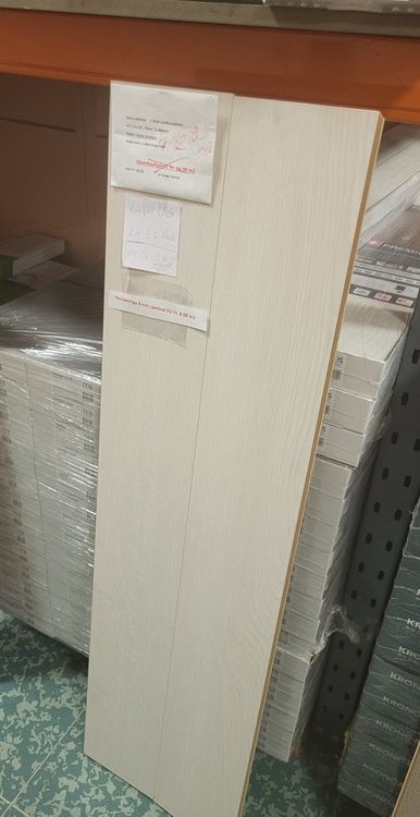 Laminat Premium 8 mm Dekor oristano eiche Fr.9.90 m2 (Neu und ...