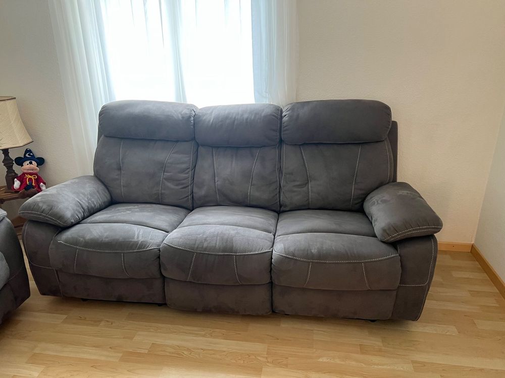 Sofa 3er und 2er in Grau (Gebraucht) in Zofingen für CHF 4 – mit Lieferung auf Ricardo kaufen