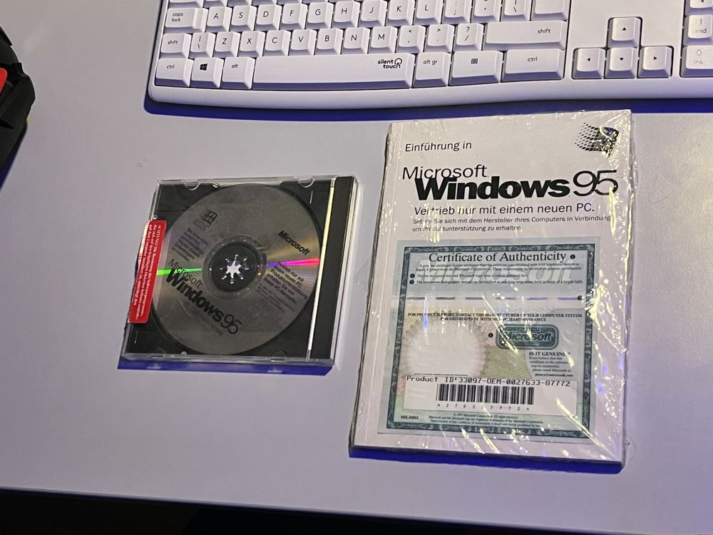 Windows 95 CD mit Buch und Key | Kaufen auf Ricardo