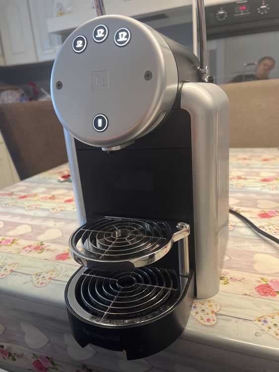 Nespresso Pro Zenius (D'occasion) à Onnens FR pour CHF 130 – avec ...