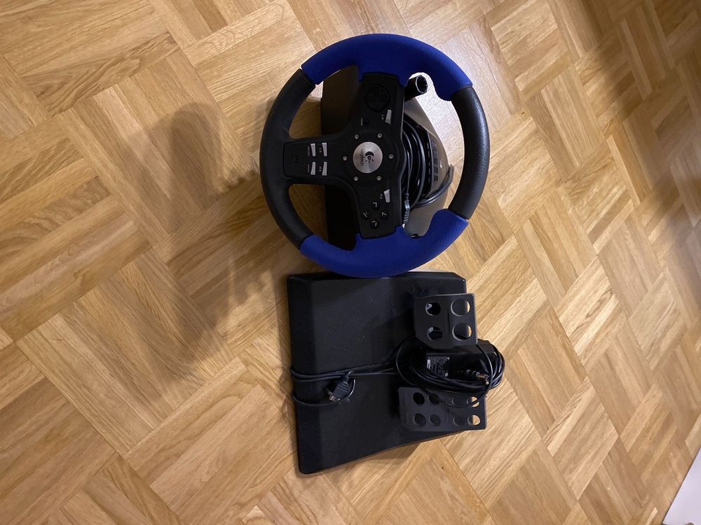 Logitech Lenkrad inkl. Pedalen (D'occasion) à Horw pour CHF 23 – avec ...