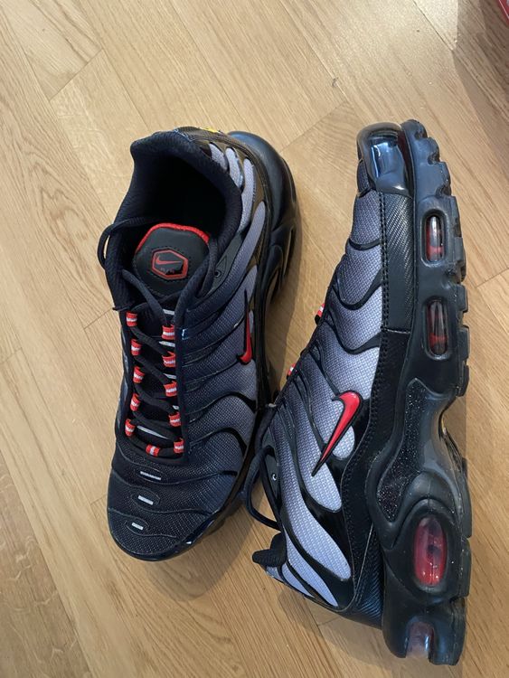 Nike tn‘s Schwarz/Rot (Gebraucht) in Basel für CHF 130 – mit Lieferung auf Ricardo kaufen