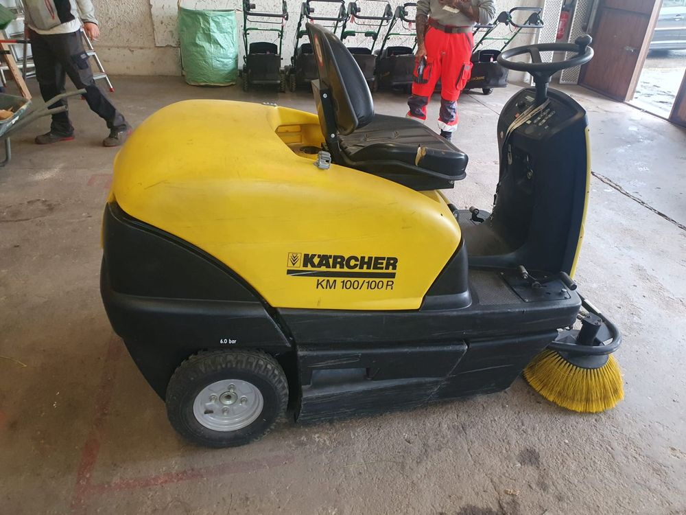 Kärcher KM 100/100 R Kehrmaschine Occasion Top Zustand (Gebraucht) in ...