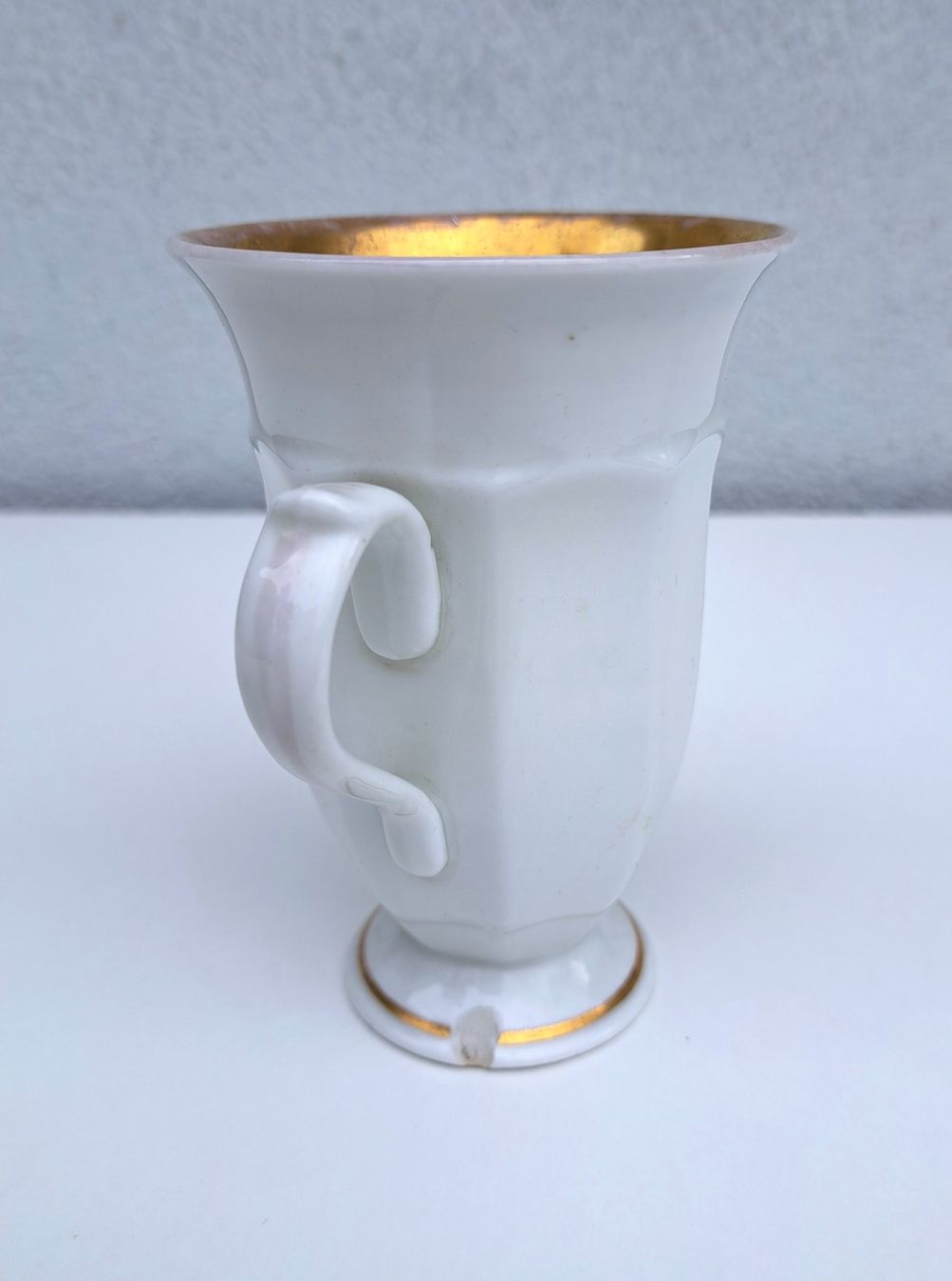 Tasse Mit Goldrand Alt