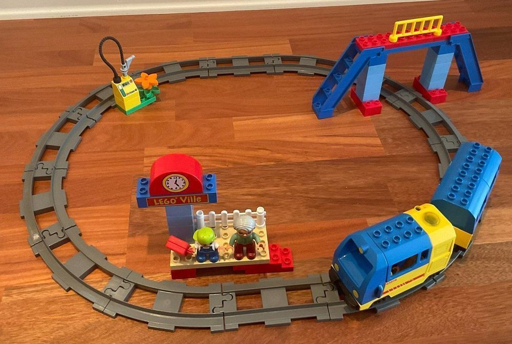 Lego Duplo 5608: Eisenbahn StarterSet+zusätzlichen Schienen | Kaufen ...