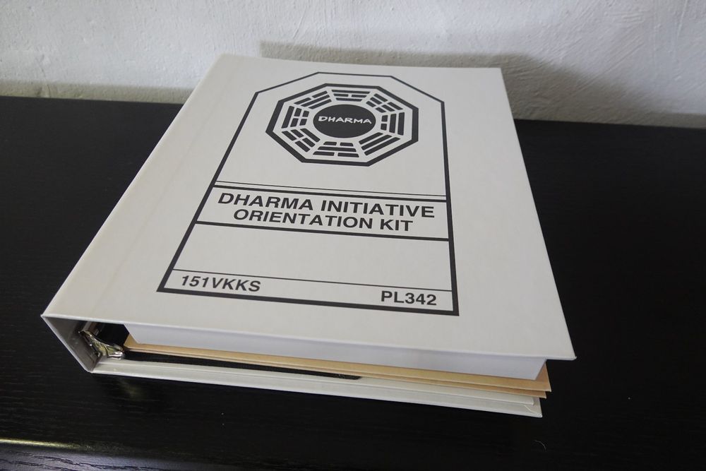 DHARMA Orientation Kit - Limited Edition - LOST (Gebraucht) in Brütten für CHF 20 – mit ...