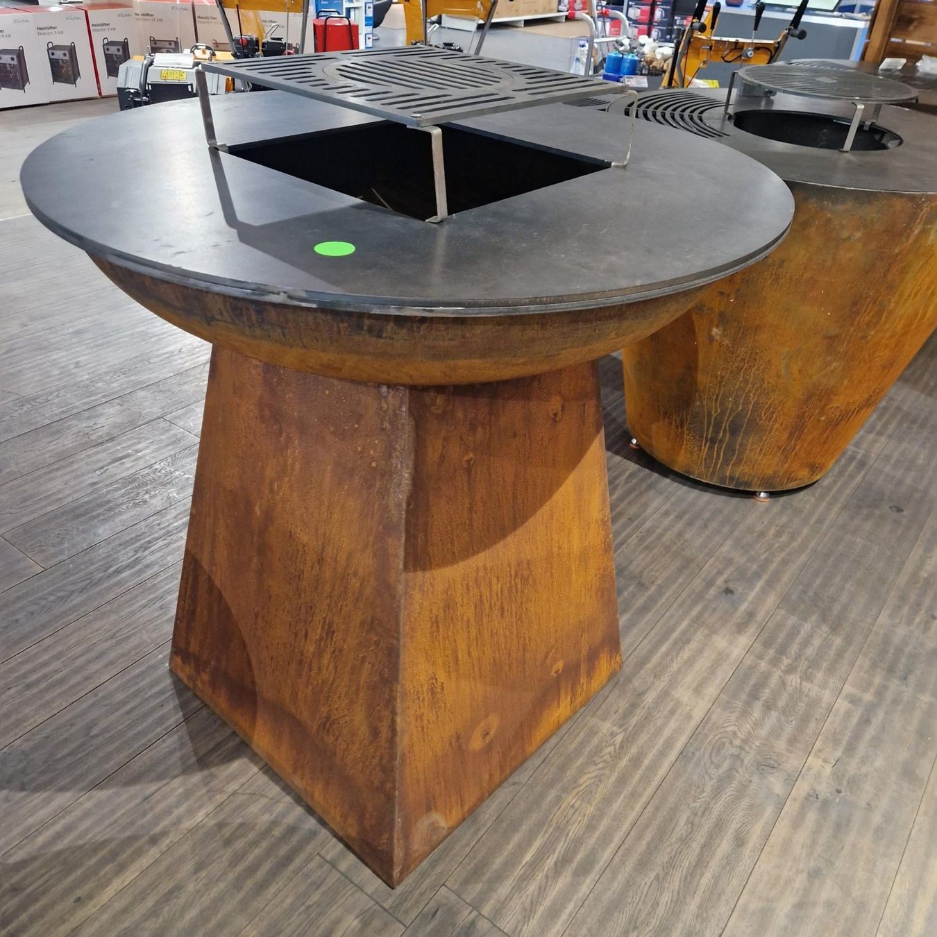 Occ. Mr.Grill Feuerschale Ø 100 cm mit Holzfach & Grillring (Gebraucht ...