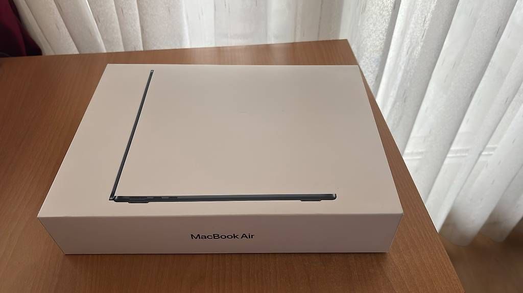 MacBook Air M2 (2022) 13.6Zoll | 8GB RAM | 256GB SSD | (Gebraucht) in ...