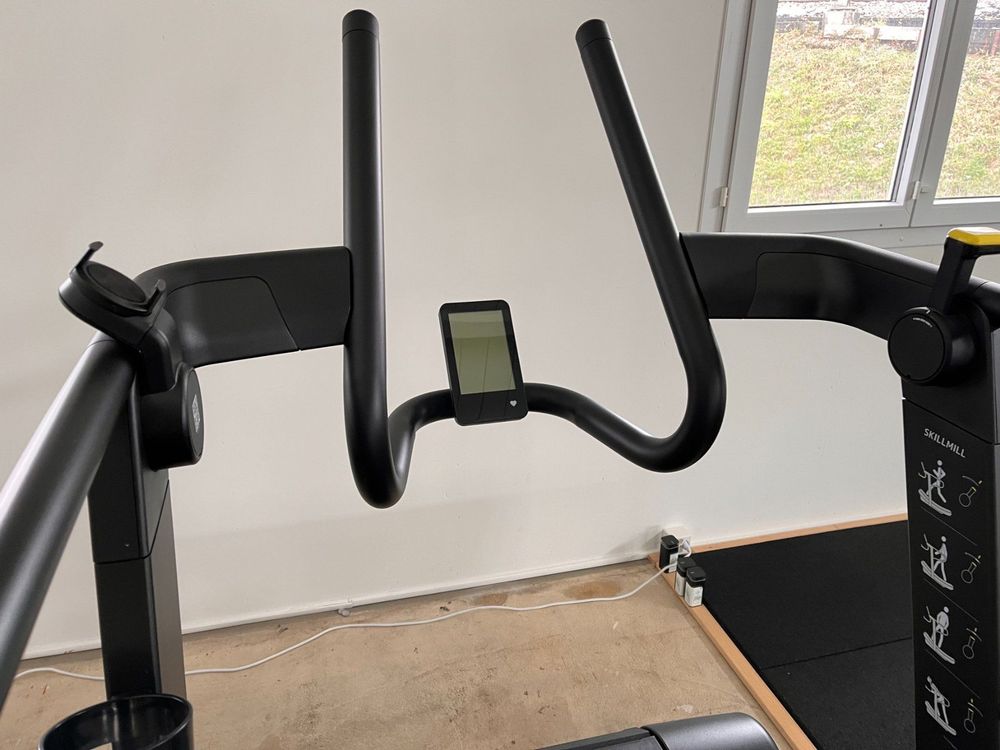 Laufband TECHNOGYM Skillmill Console - Curved | Kaufen auf Ricardo