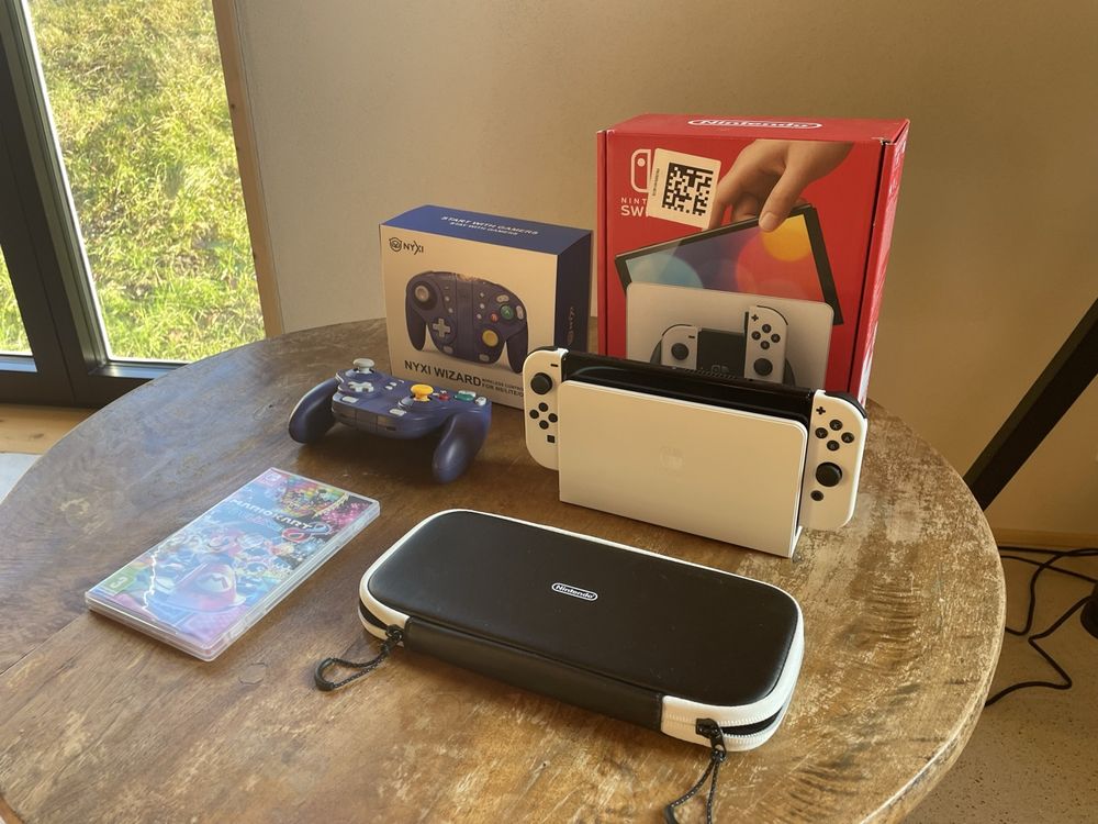 Nintendo Switch OLED mit Mario Kart 8 Deluxe und NYXI Wizard | Kaufen ...
