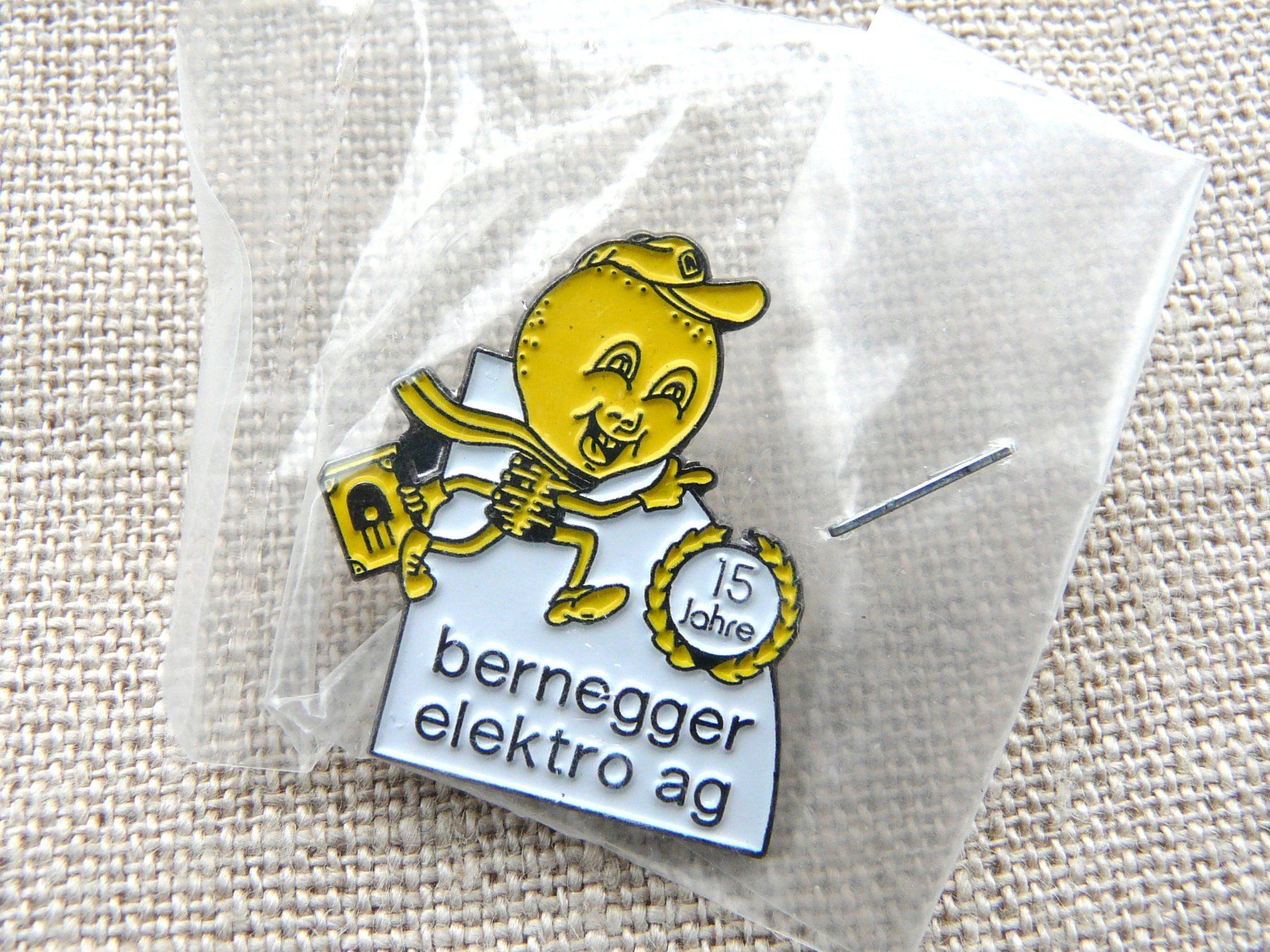 Bernegger Elektro AG 15 J. GL Glühbirne +Versand Pin M9F.55 (Neu und ...