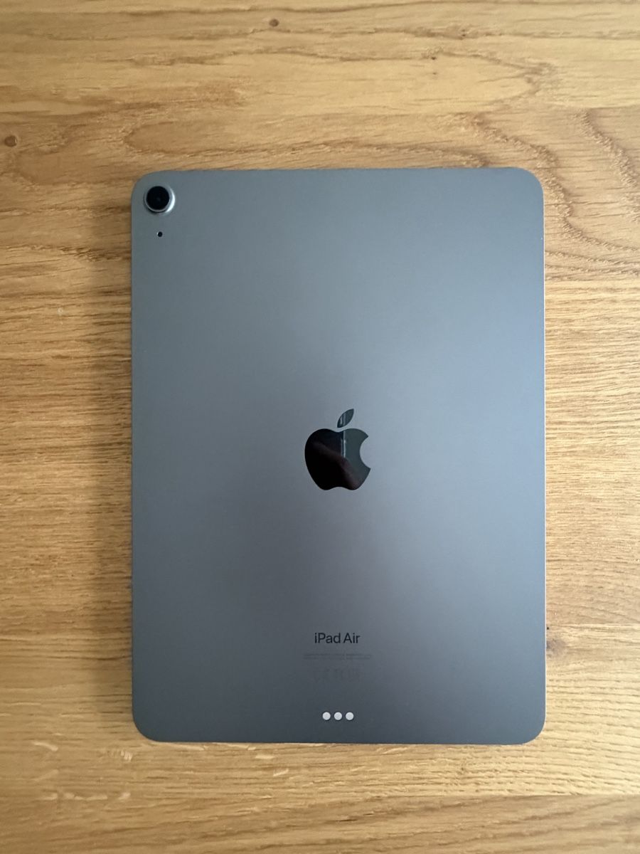 Apple iPad Air (5. Gen.) 256GB, Garantie bis 02.01.2028 (Neu (gemäss ...