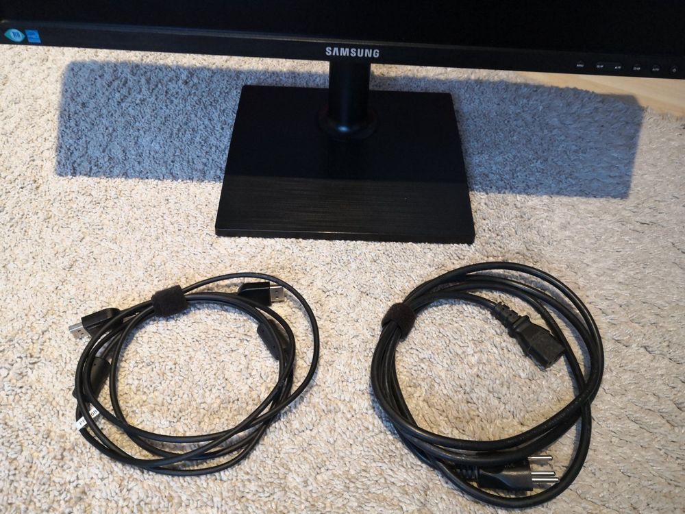 Samsung S24E650DW PC Monitor | Kaufen auf Ricardo