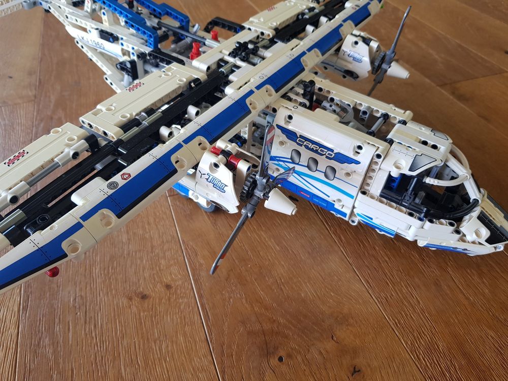 Lego Cargo Plane 42025 | Technic | Fracht Flugzeug Technik | Kaufen auf ...