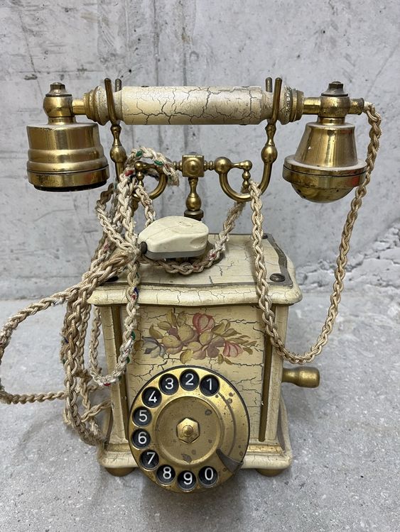 Telefono vintage antico in legno e ottone (Defekt) in Contone für CHF ...