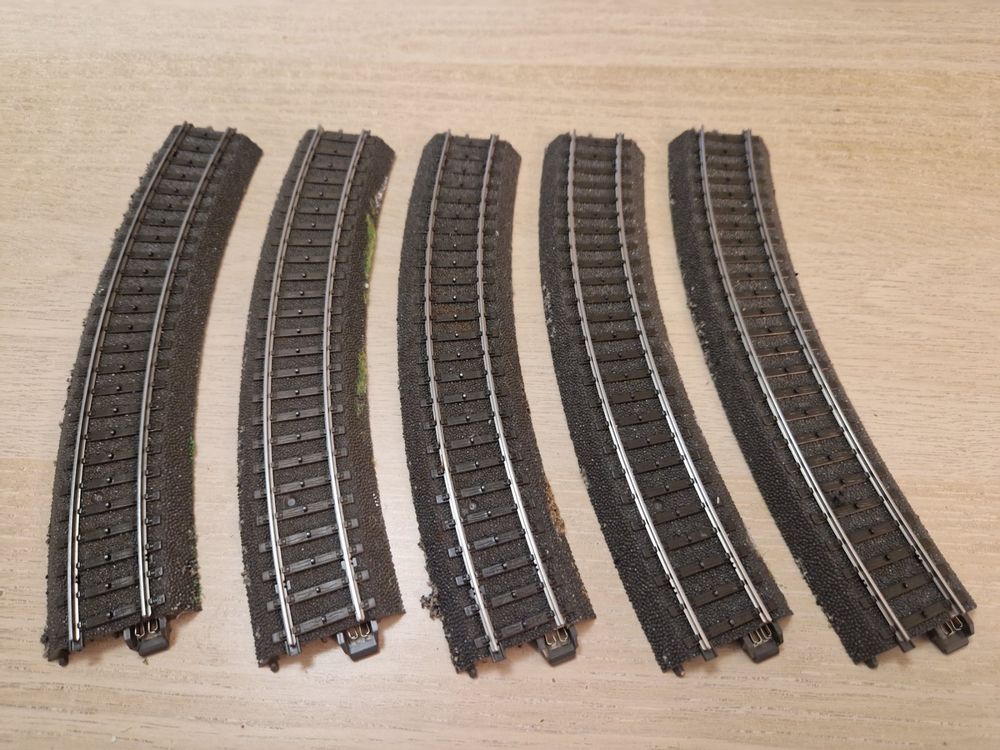 Märklin 5 x 24130 Gebogenes gleis C H0 (2) (D'occasion) à St-Aubin-Sauges pour CHF 7 – avec ...