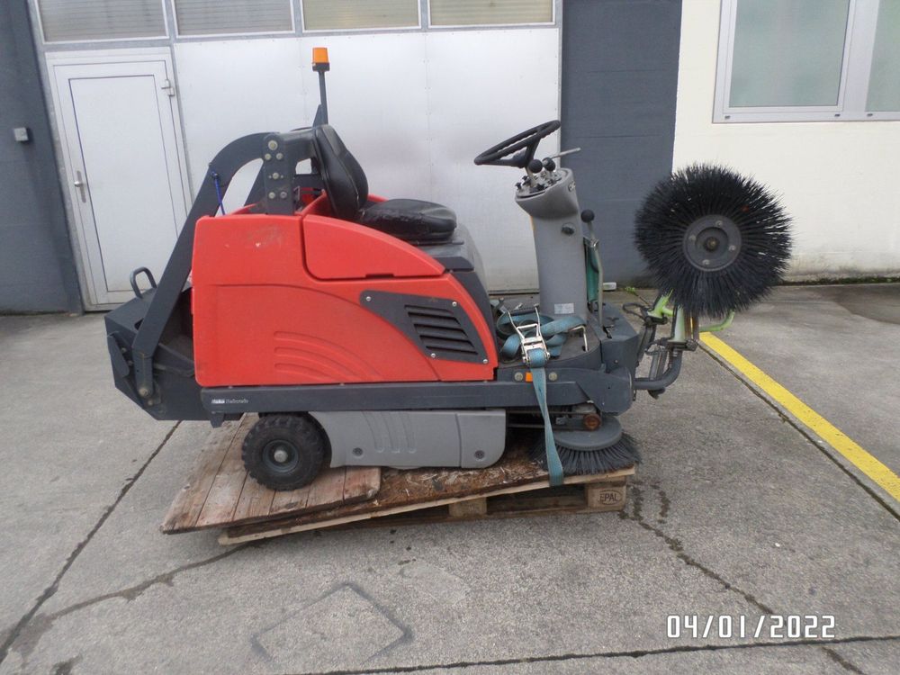 Putzmaschine Hako Jonas 980 Kehrmaschine (Defekt) in Rupperswil für CHF ...