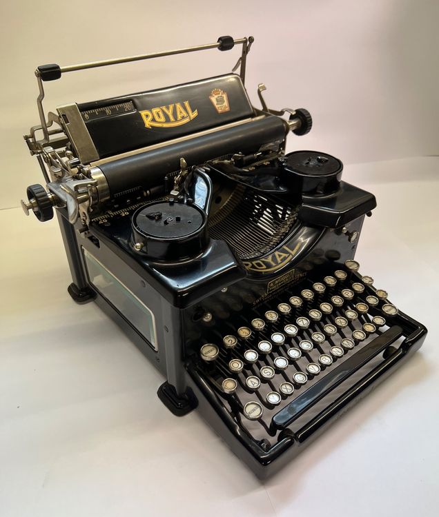 Schreibmaschine Royal antik (Gebraucht) in Suhr für CHF 51 – nur ...