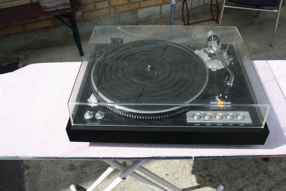 UNIVERSUM PLATTENSPIELER DIRECT DRIVE (Gebraucht) in für CHF 120 – mit ...