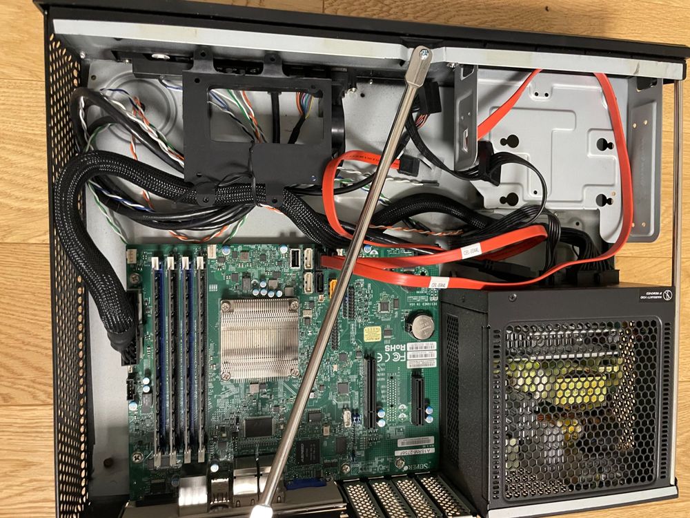 Silent Homelab Server - Intel Atom 8 Core, 32GB Ram (Gebraucht) in ...