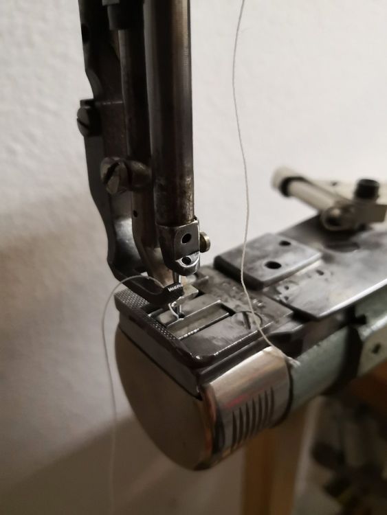 Adler 69 Polster Leder Nähmaschine (Gebraucht) in Wahlen b. Laufen für ...