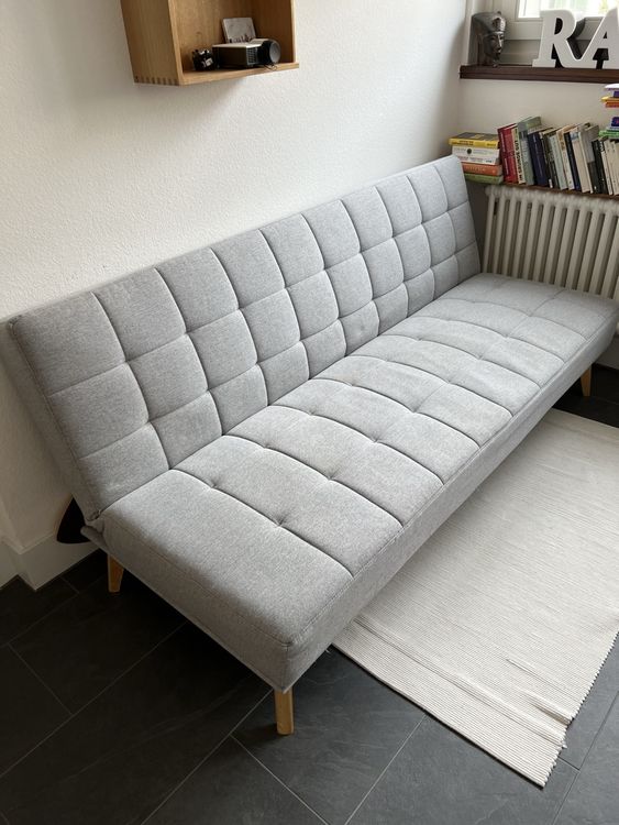 Kleines, kompaktes Bettsofa im nordisch Style (Gebraucht) in Bern für ...