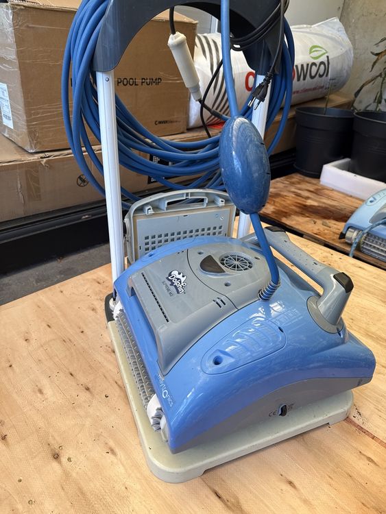 Maytronics Dolphin Supreme M3 Poolroboter (Gebraucht) in Gundetswil für ...