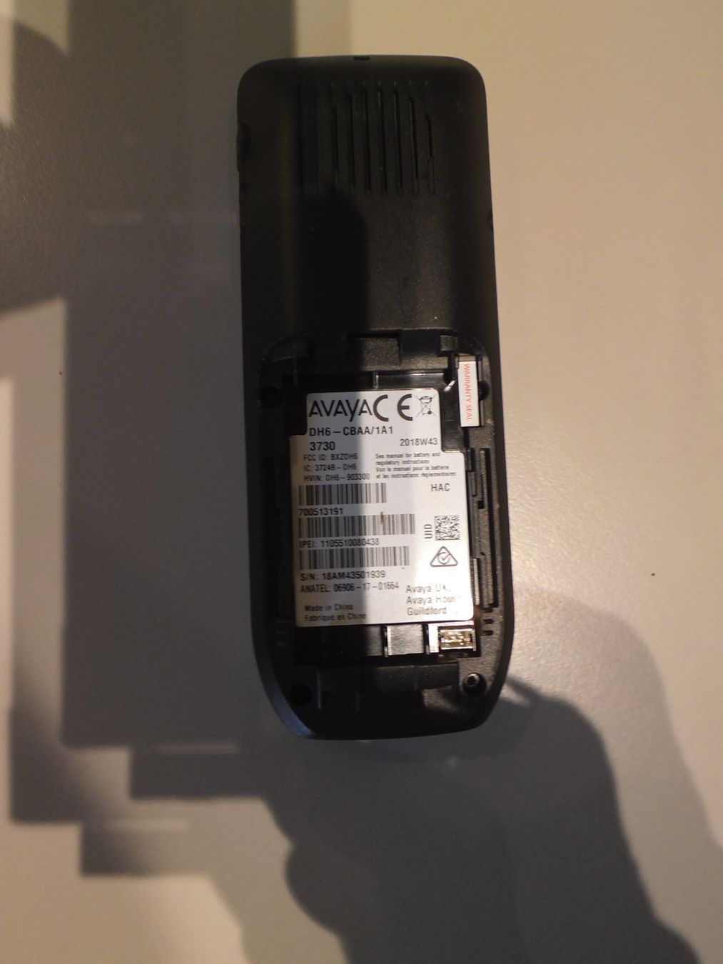 138 x AVAYA Telefons mit Dokingstation und Ladegerät (Gebraucht) in ...