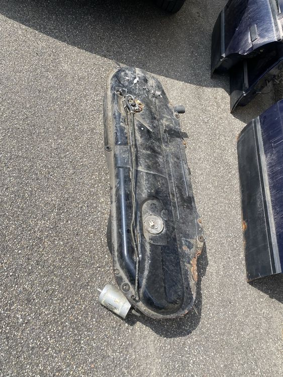 BMW E30 Réservoir (Gebraucht) in Les Rasses für CHF 30 – nur Abholung ...