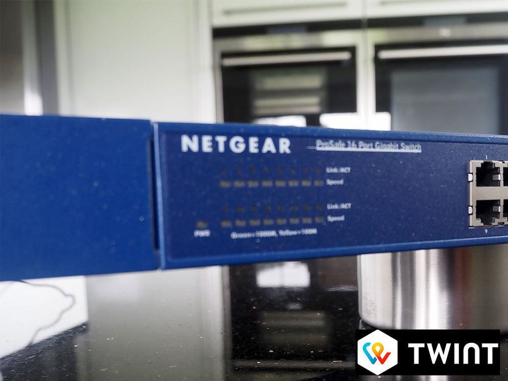 Netgear JGS516 v2 10/100/1000 Switch, Rackmount, 19", Wallmo (Gebraucht ...