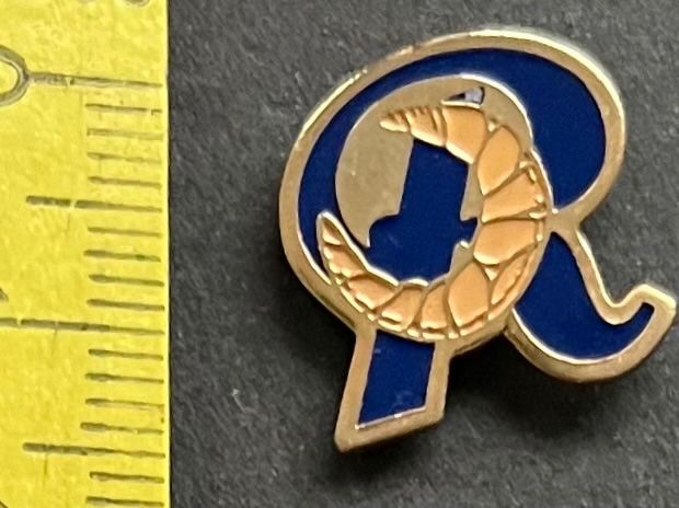 Bäckerei Reinhard, Logo, Gipfeli/ Pin (Gebraucht) in Wabern für CHF 2.2 ...