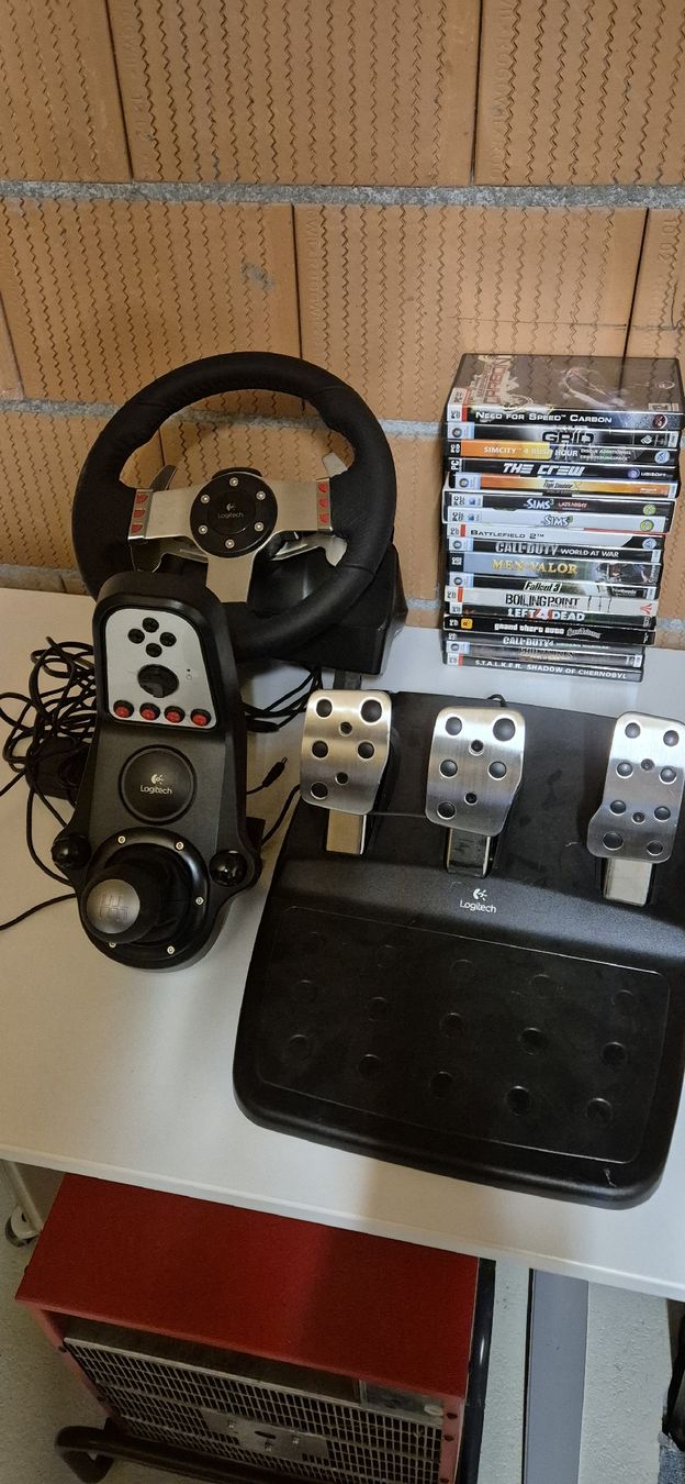 Gamer Sett (racing wheel&pedal set, inkl. passende games) (Gebraucht ...
