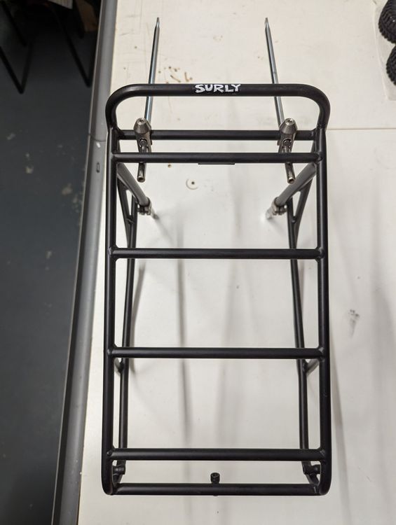 Surly Wide Disc Gepäckträger (schwarz) (Gebraucht) in Steinen für CHF ...