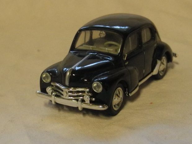 DEL PRADO RENAULT 4 CV 1947 1:43 UNBESPIELT (Gebraucht) in Gurtnellen ...