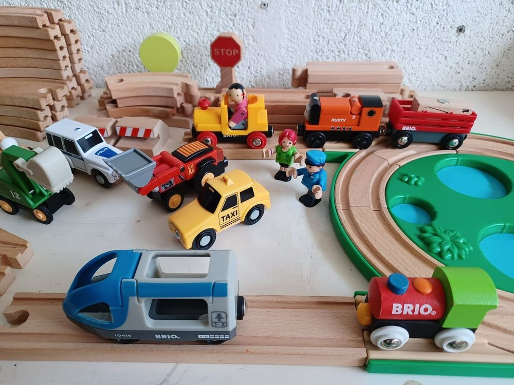 BRIO Holzeisenbahn Holz Züge mit figuren -B21 | Kaufen auf Ricardo